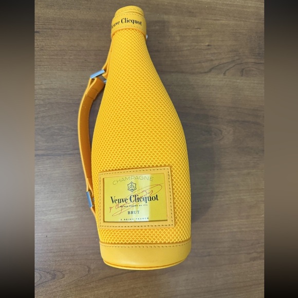 Veuve Clicquot | Dining | Veuve Clicquot Brut Champagne Ice Jacket ...